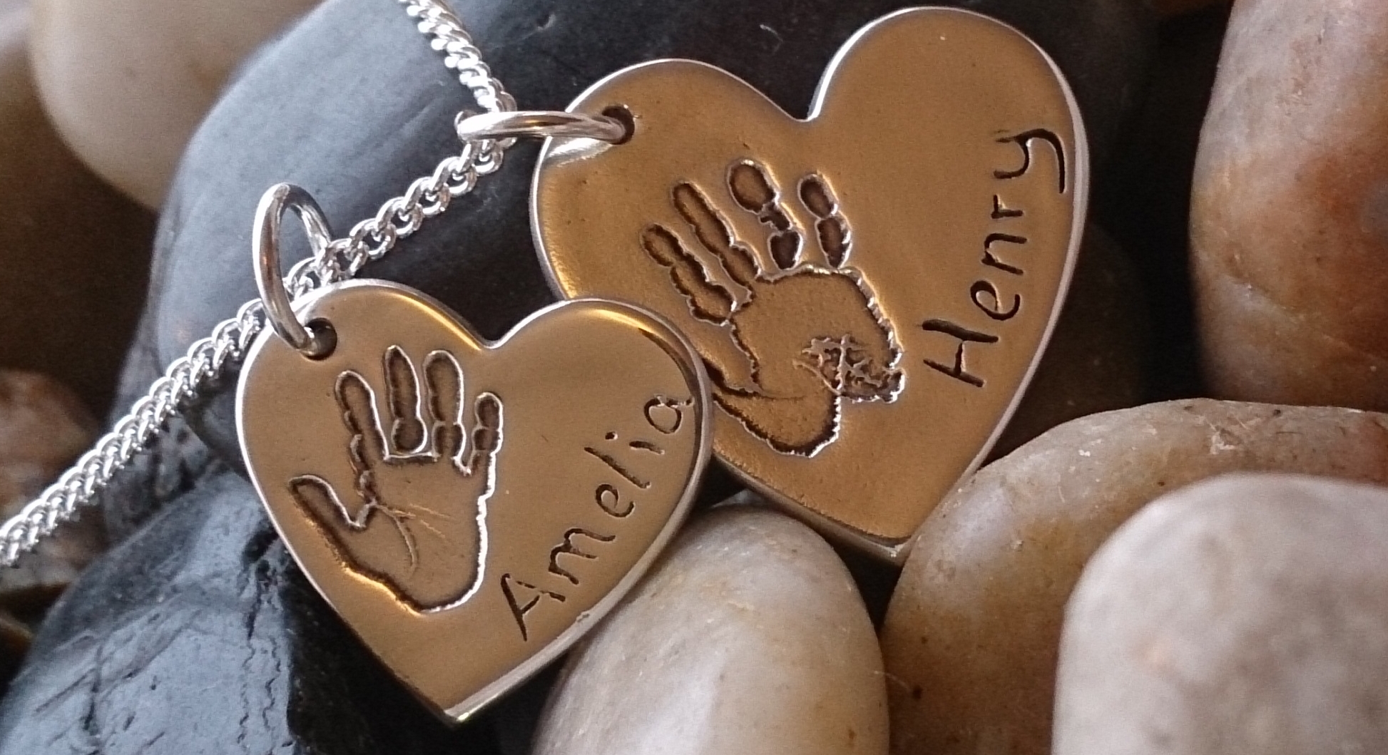 How to get a good Handprint from your baby or young childLasting Touch